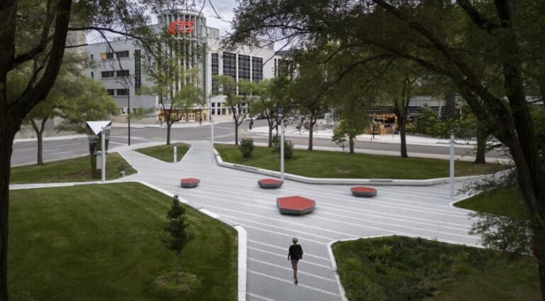 École de Technologie Supérieure – ÉTS Montréal - Thotis